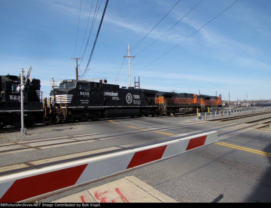 OLS NS 9256 and BNSF 1006 and 9174